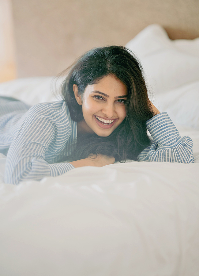 బెడ్‌ రూంలో ఫోటోషూట్‌.. మాజీ మిస్ ఇండియా ఫోటోలు వైరల్‌ | Actress Manasa Varanasi New Photoshoot ...